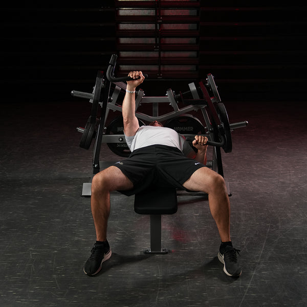 Hammer Strength Plate-Loaded Iso-Lateral Horizontal Bench Press | Life ...